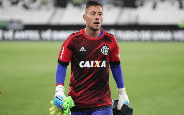 Diego Alves inicia era no Flamengo sem dividir atenção com concorrentes